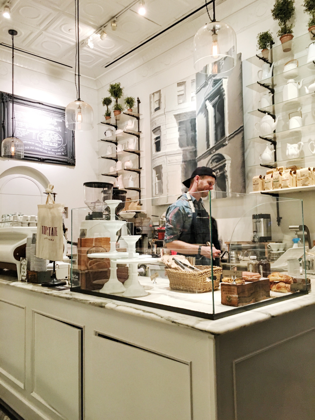 Most Instagrammable NYC Cafés, Coffee Shops in New York City - 10 ...
