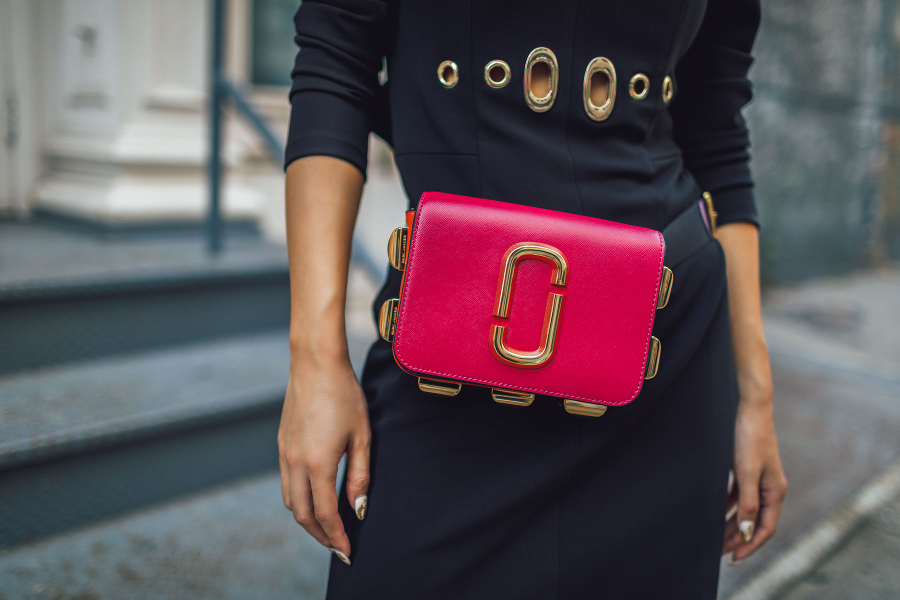 HOW TO STYLE FANNY PACKS LIKE A FASHION IT-GIRL - Jessica Wang